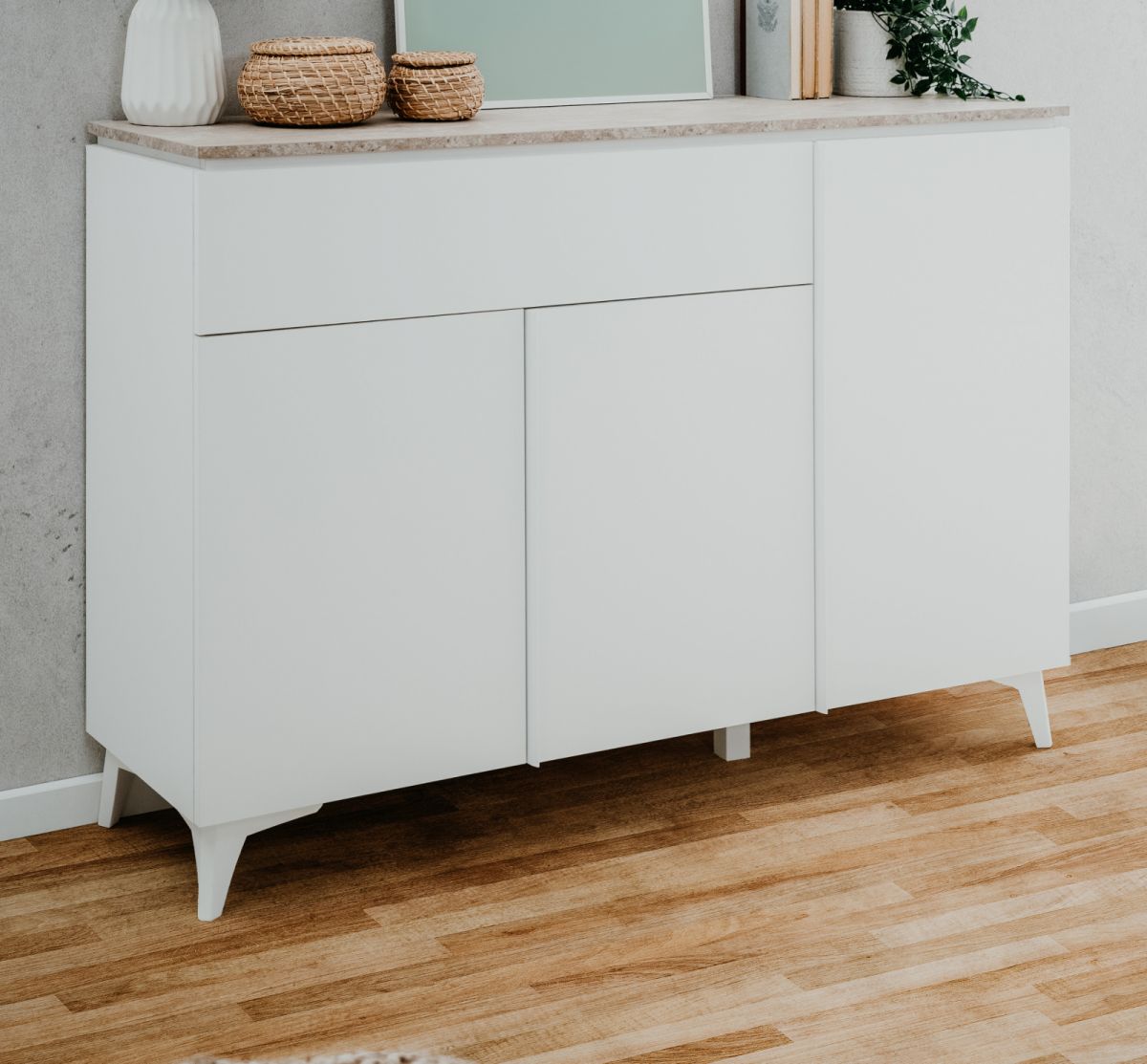 Sideboard "Visby" in weiß und Sandstein 133 x 92 cm